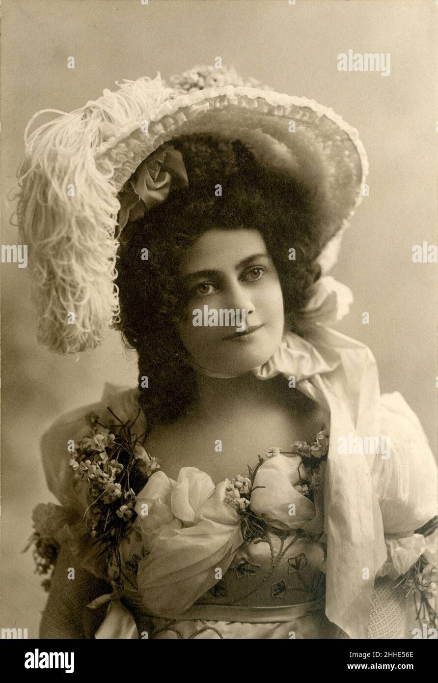 Stage actress Helen Byron Stock Photo - Alamy