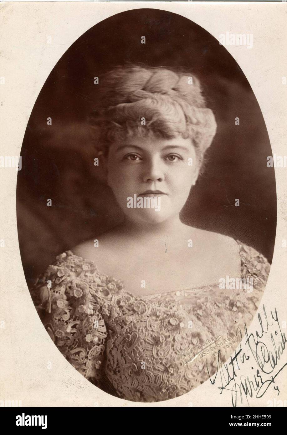 Stage actress Marie Cahill Stock Photo - Alamy