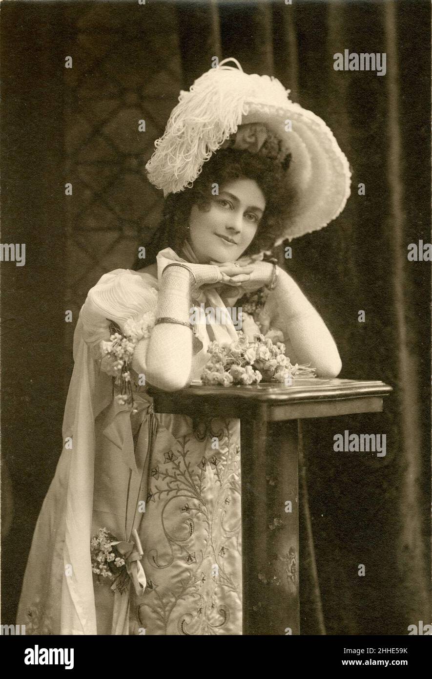 Stage actress Helen Byron Stock Photo - Alamy