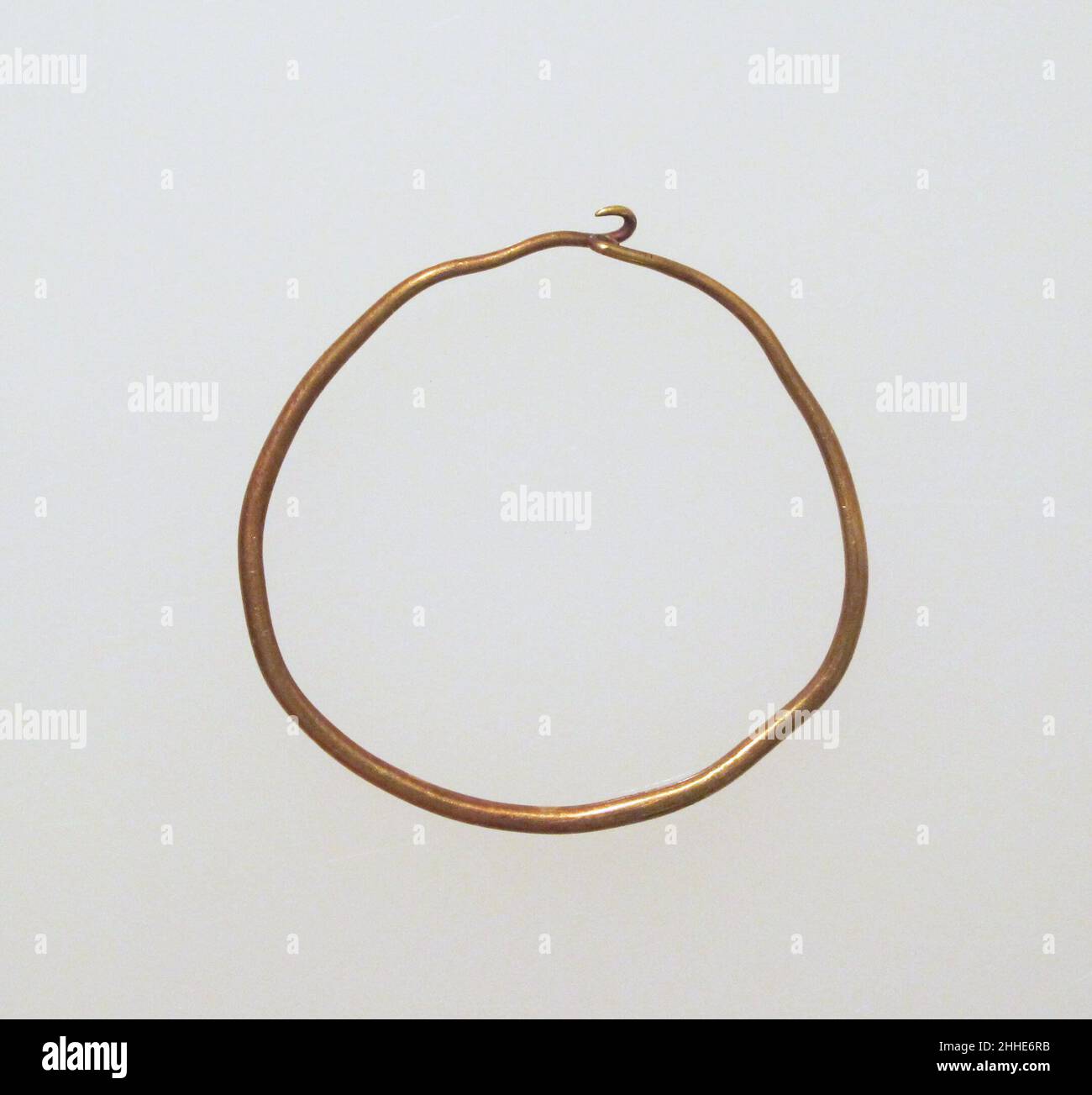 Earring loop type hi-res stock photography and images - Alamy