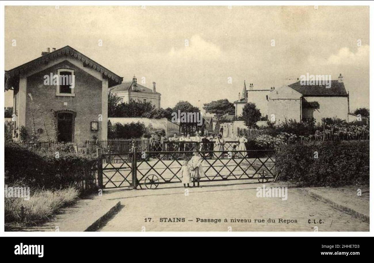 Stains.Rue du Repos Stock Photo - Alamy