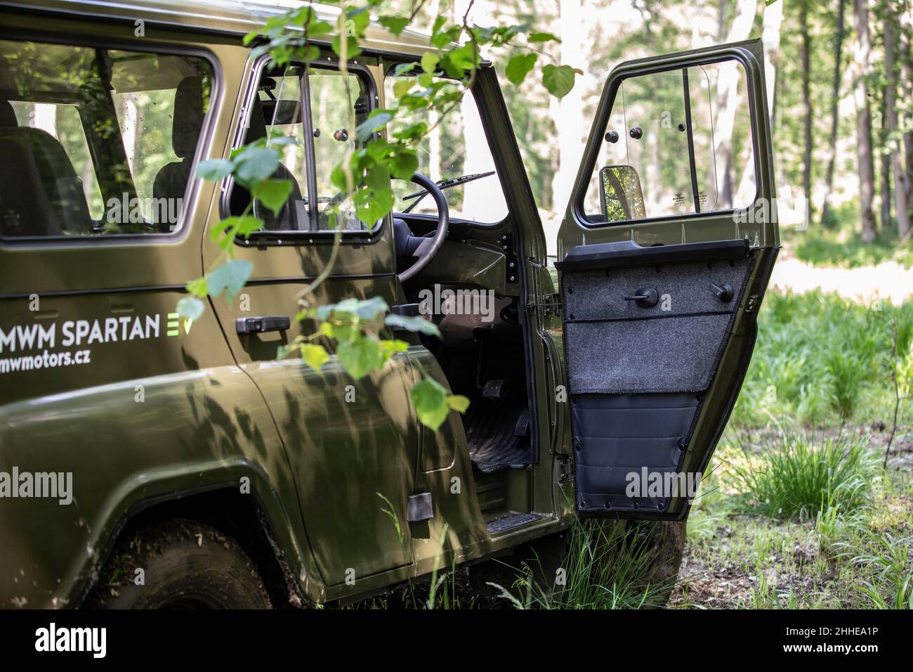 Russian built 4x4 MWM Spartan EV on a test drive at Collyweston Great ...