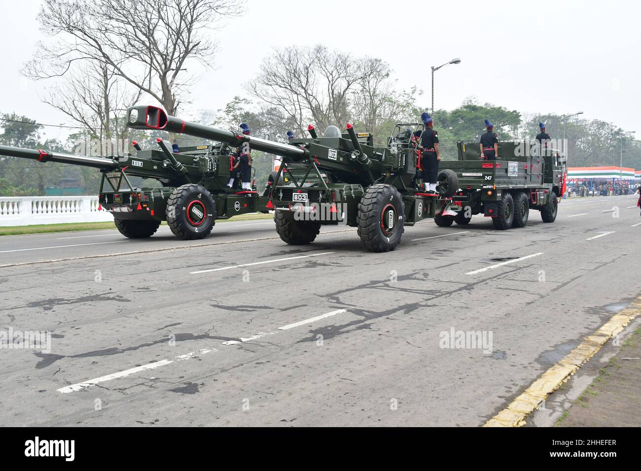 Kolkata, West Bengal, India. 24th Jan, 2022. Indian army performs full ...
