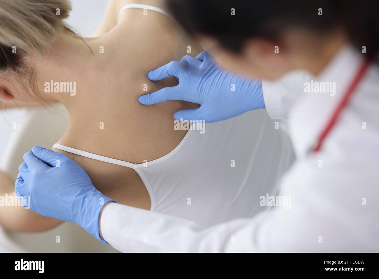 Woman physio therapy back view hi-res stock photography and images - Alamy