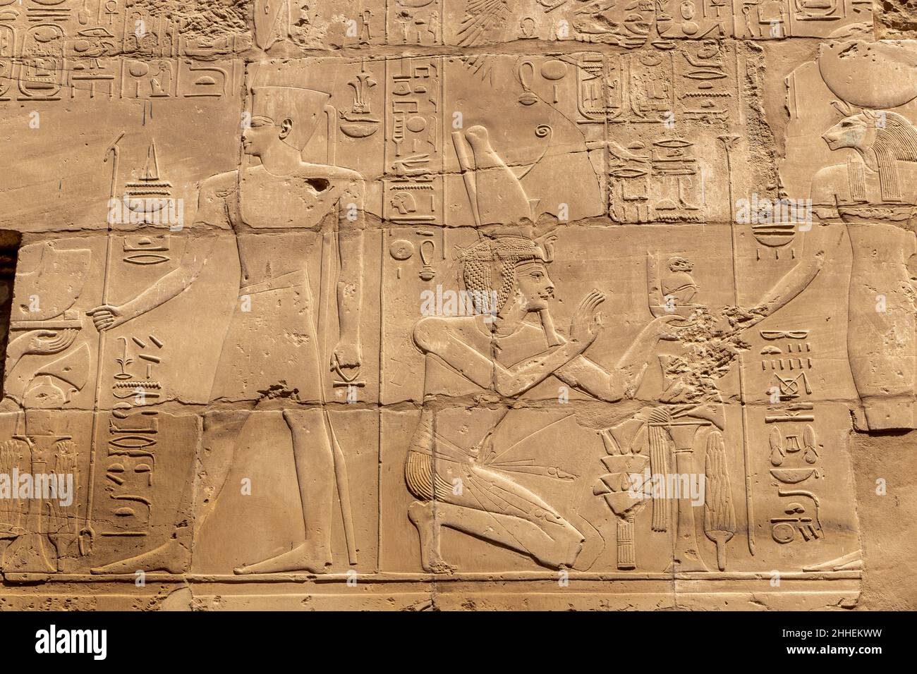 Egyptian carving in pyramid hi-res stock photography and images - Alamy