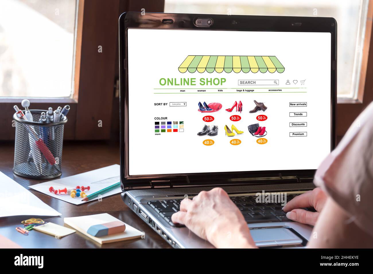 Laptop screen displaying an online shop concept Stock Photo - Alamy
