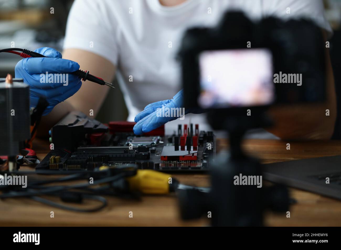 Repairing a pc hi-res stock photography and images - Alamy