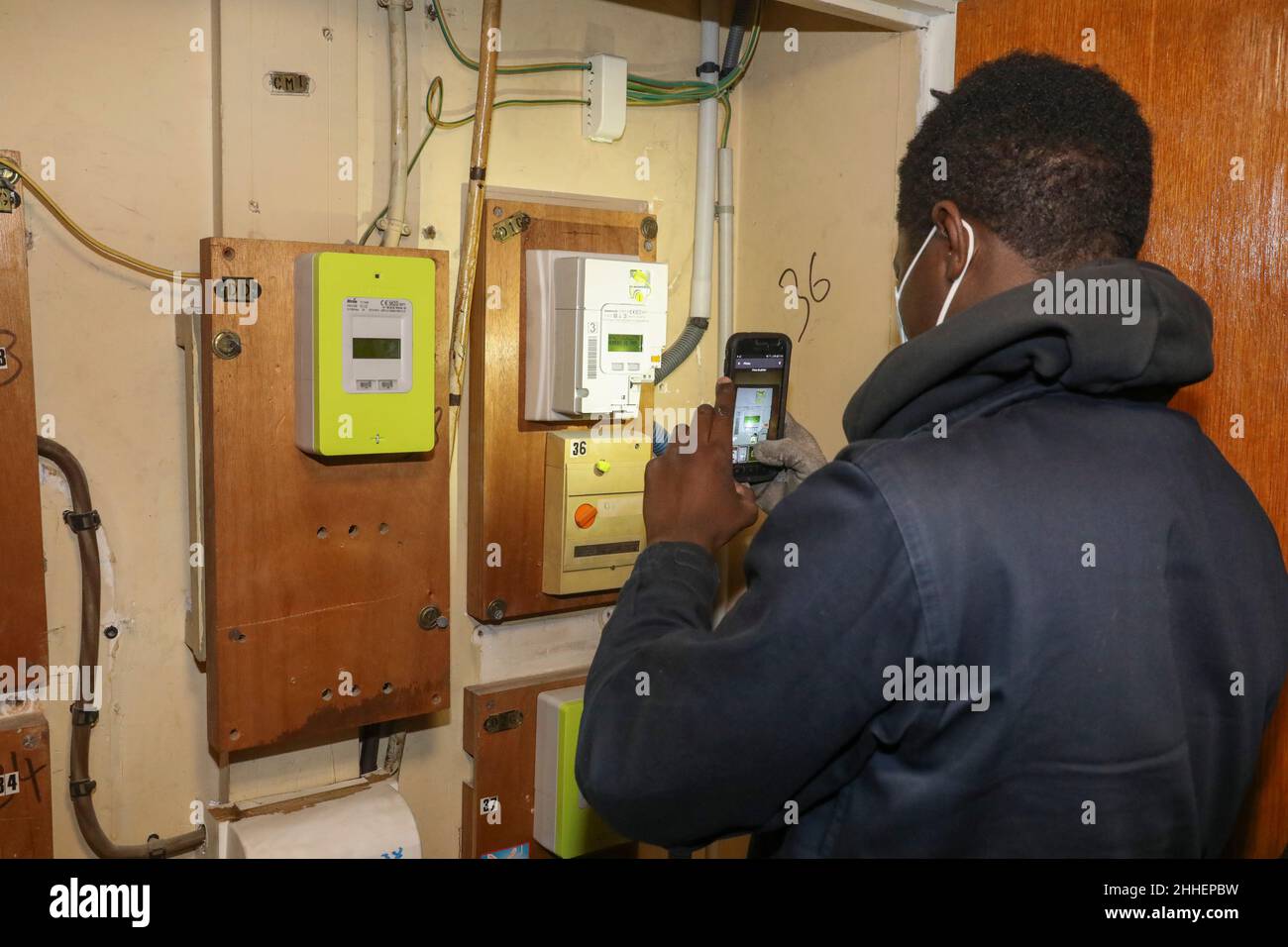 Smart meter installation hi-res stock photography and images - Alamy
