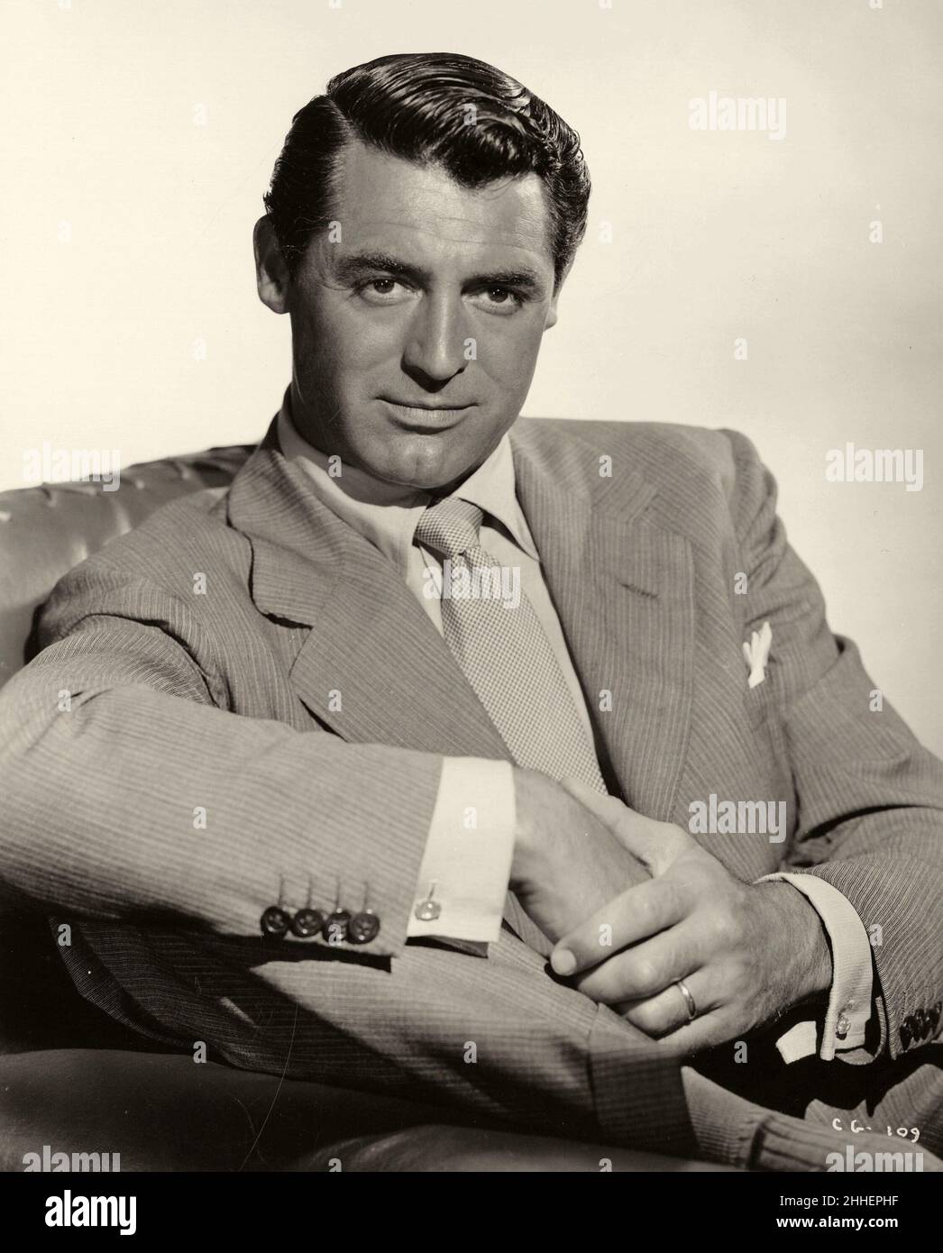 Cary grant 1940s portrait hi-res stock photography and images - Alamy