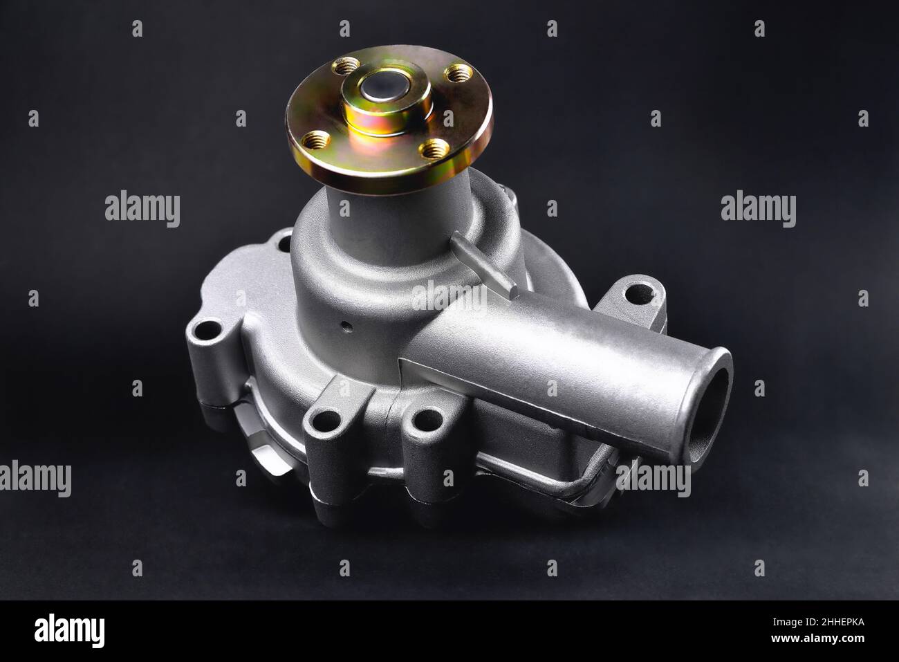 Automotive water pump, pump for pumping the coolant of the truck, part ...