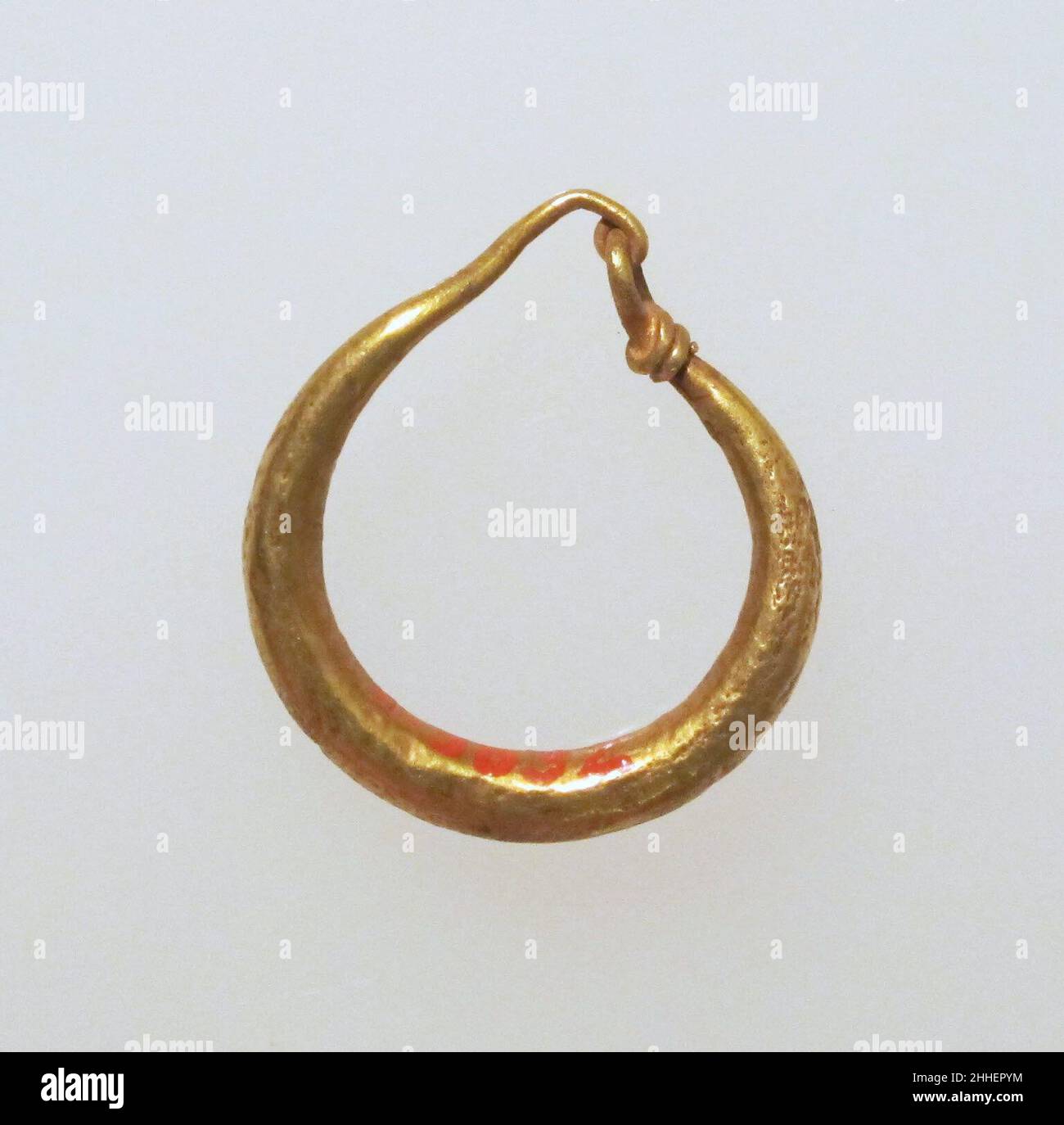 Plain loop hi-res stock photography and images - Alamy