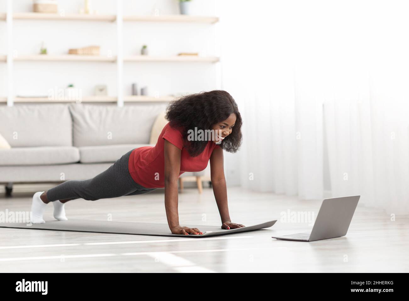 Black woman exercising hi-res stock photography and images - Alamy
