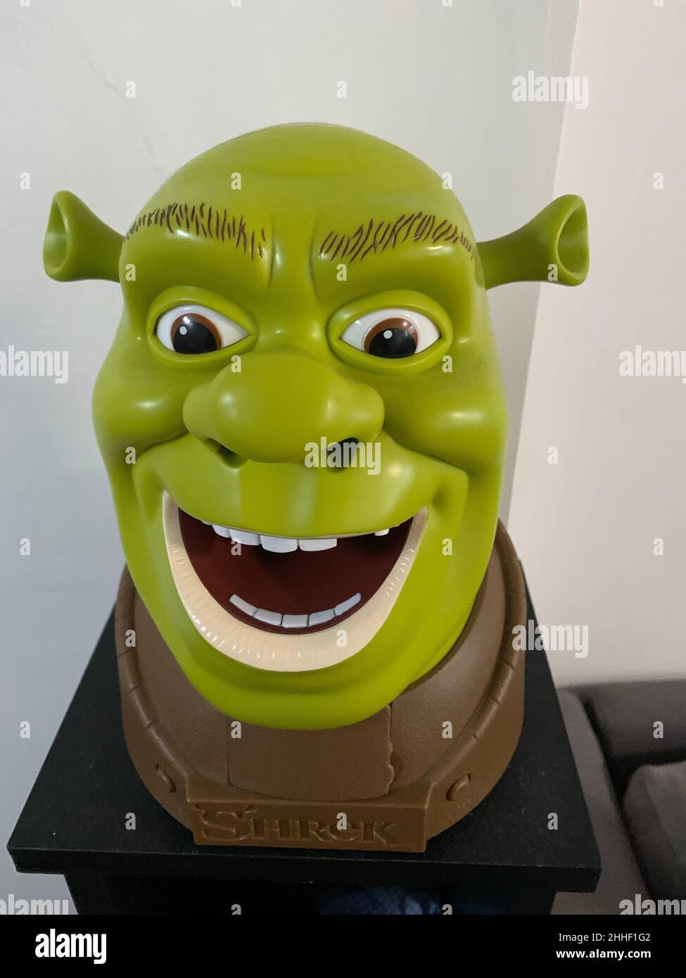 Alien face green head Shrek funny comedy film smiling with big ears ...
