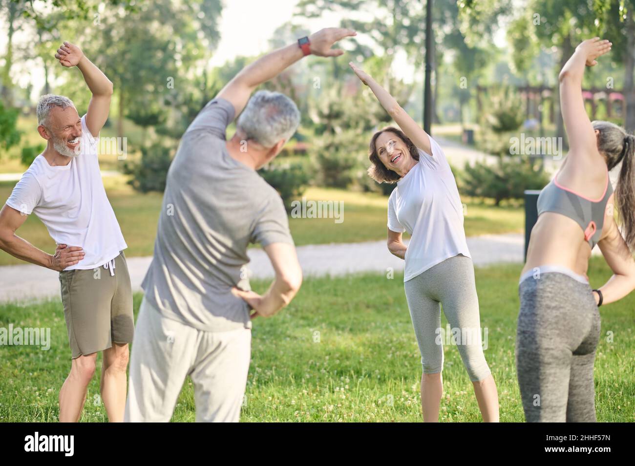 People doing morning exercises hi-res stock photography and images - Alamy