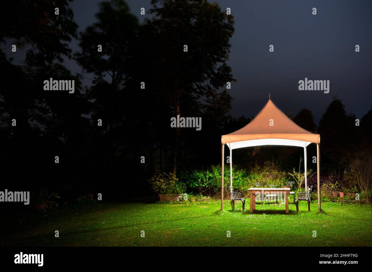 Garden gazebo at night hi-res stock photography and images - Alamy