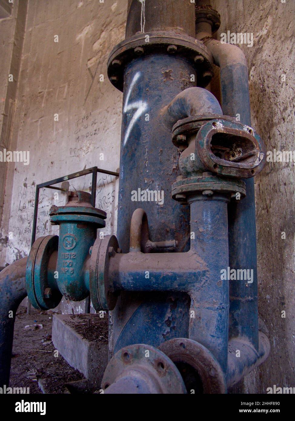 Material structure rusty block hi-res stock photography and images - Alamy