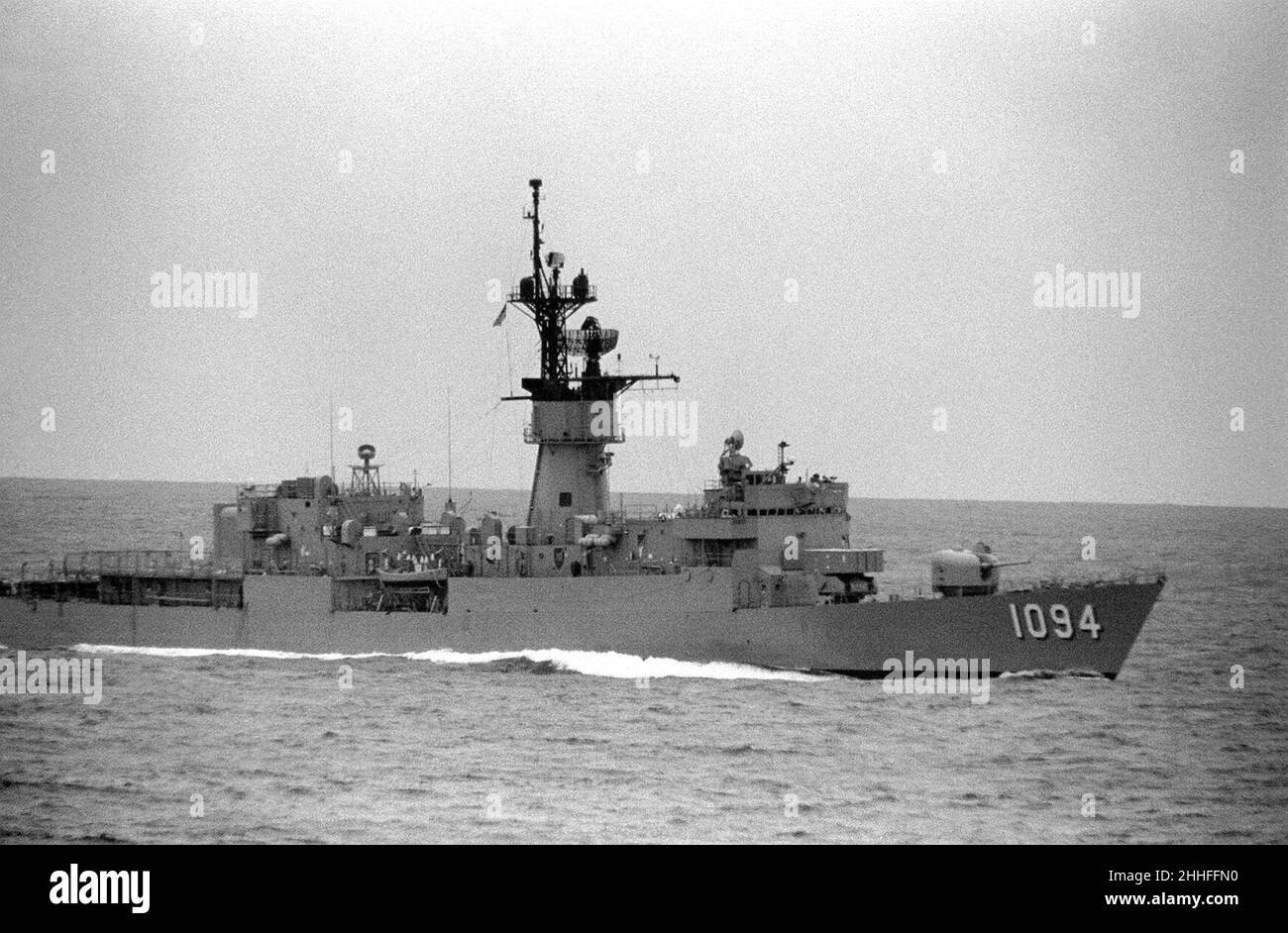 Starboard bow view of USS Pharris (FF-1094) during Unitas XXI c1980 DN ...