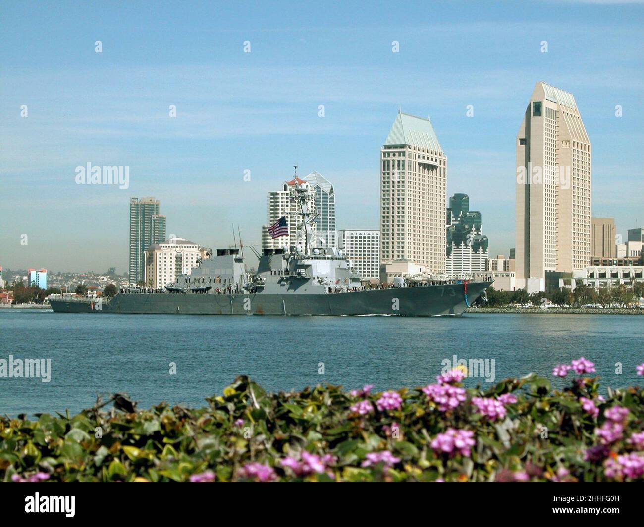 Starboard side view of USS Decatur (DDG-73) returning to San Diego ...