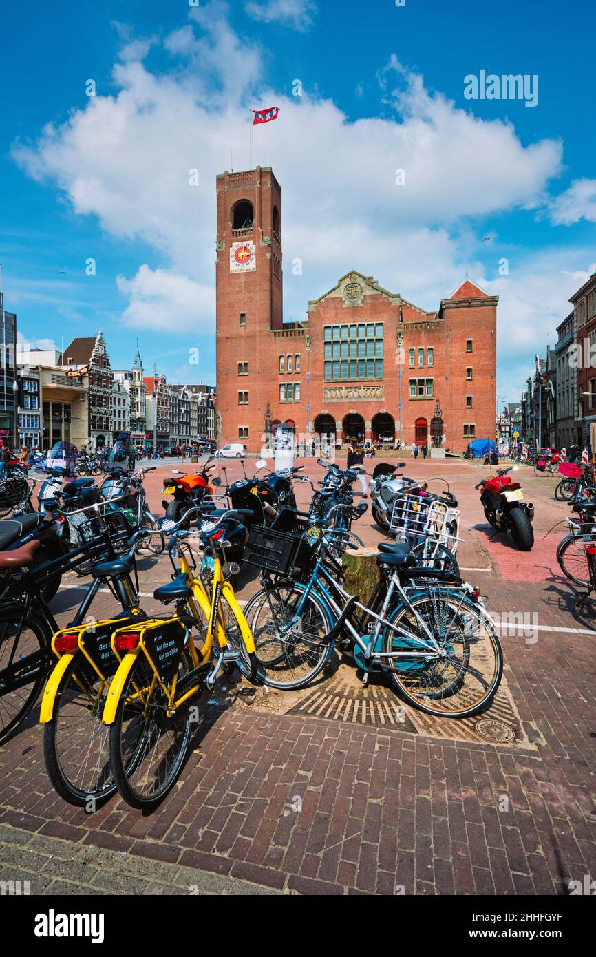 Amsterdam stock exchange building hi-res stock photography and images ...