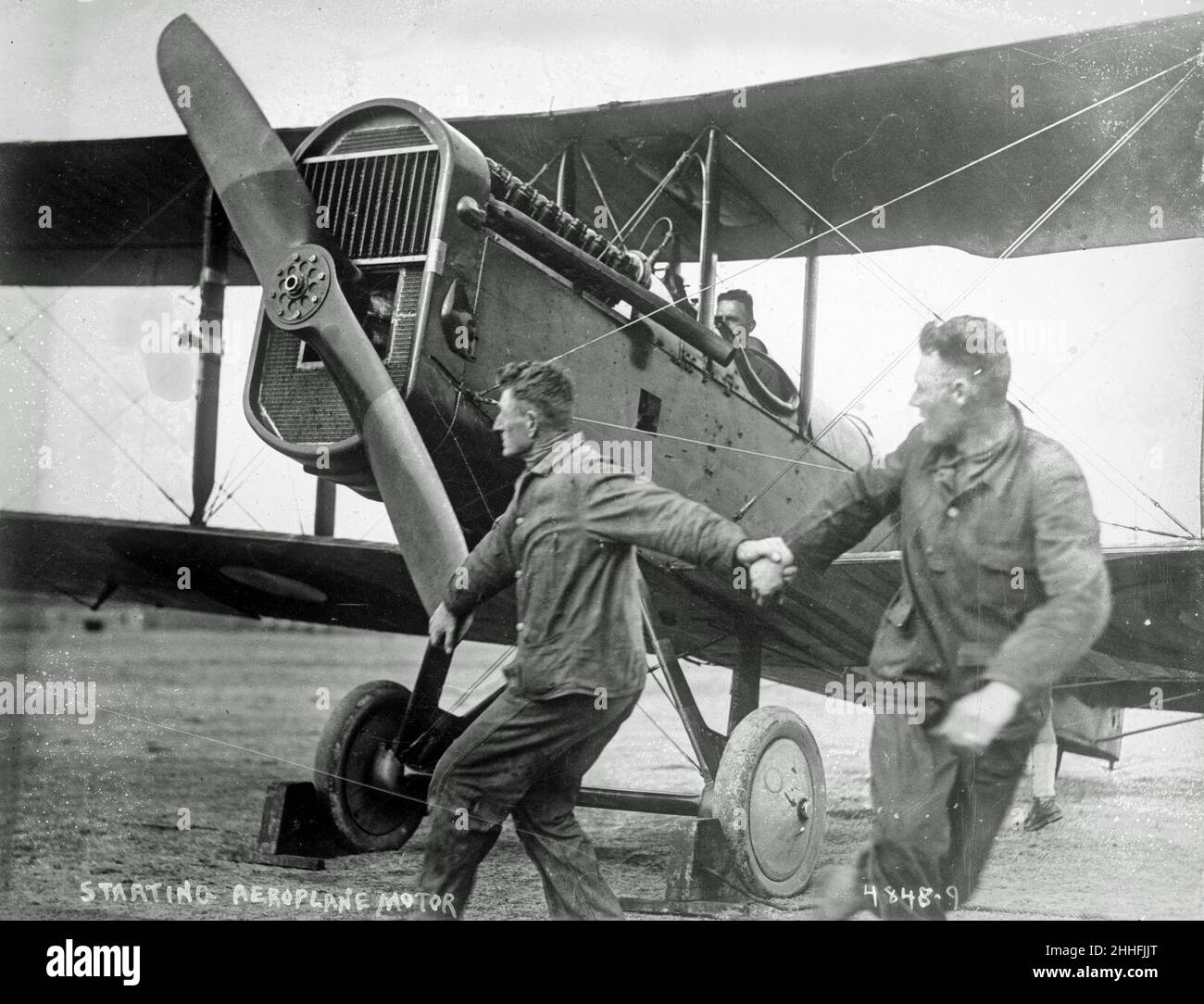Starting aeroplane airplane motor hi-res stock photography and images ...