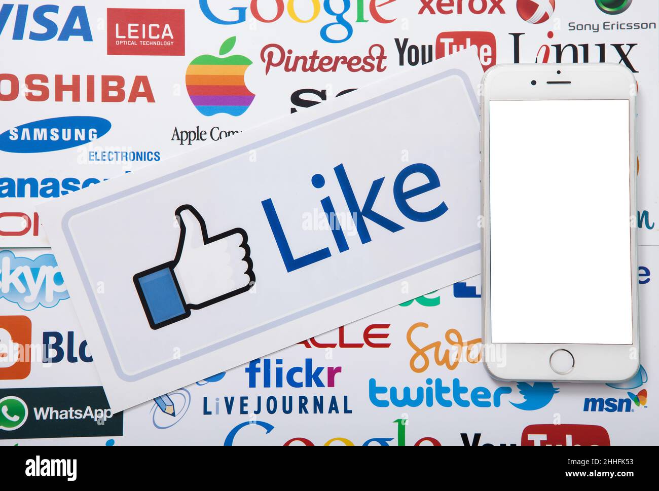 Google apple facebook logo hi-res stock photography and images - Alamy