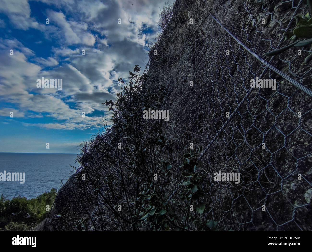 Landslide wire safety netting hi-res stock photography and images - Alamy