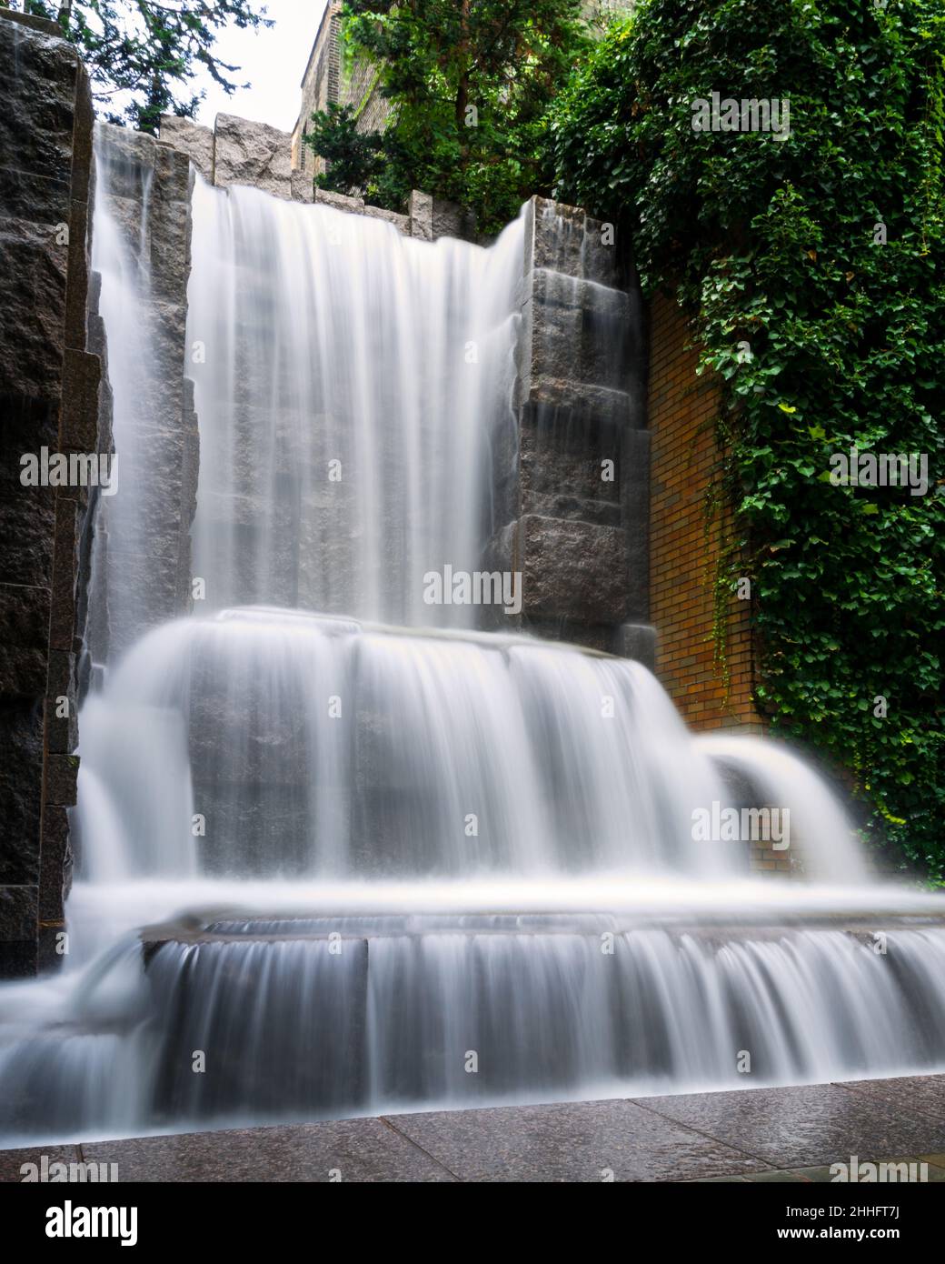 Little fountain between the streets of New York City Stock Photo - Alamy