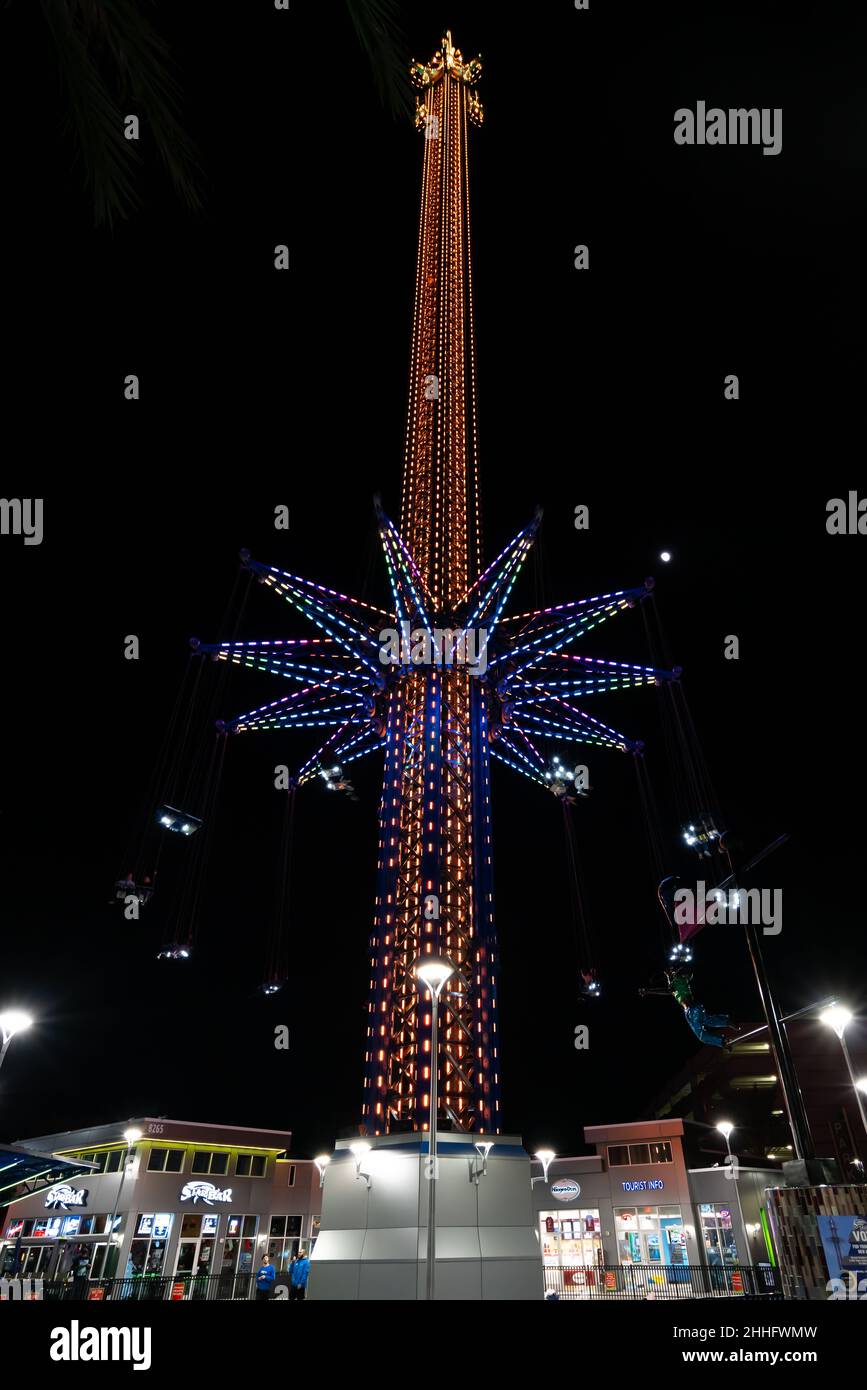 Gyro drop tower hi-res stock photography and images - Alamy