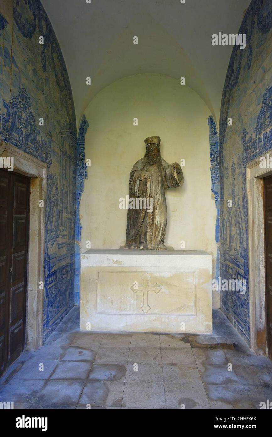 Statue - Cloisters Stock Photo - Alamy