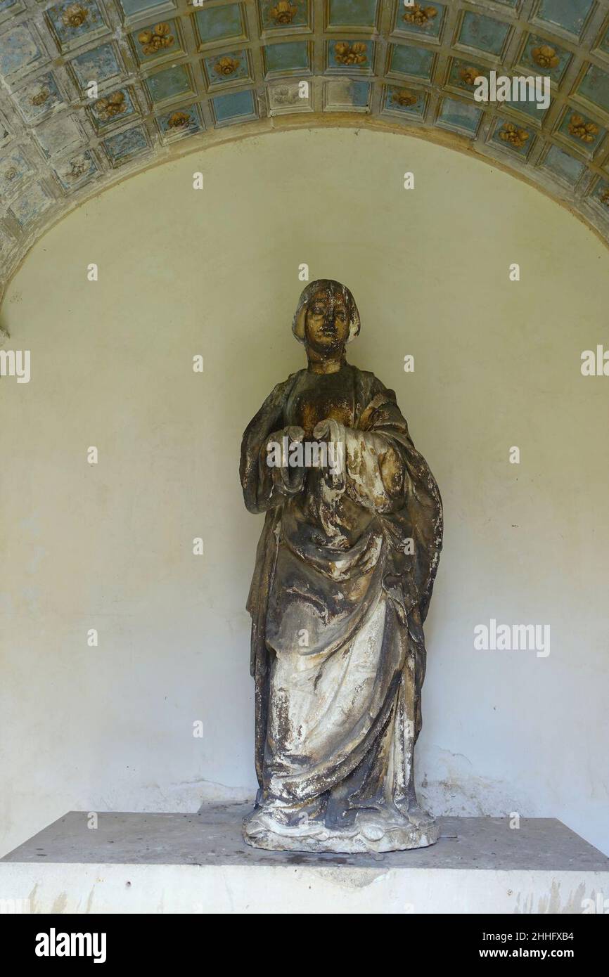 Statue - Cloisters Stock Photo - Alamy