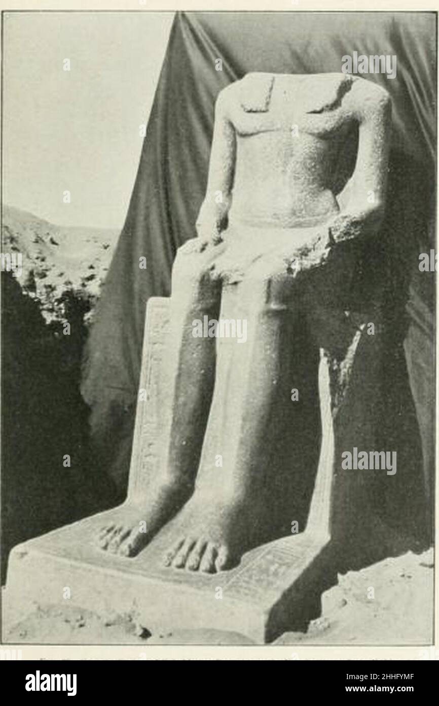 Statue Khaneferre Breasted Stock Photo - Alamy