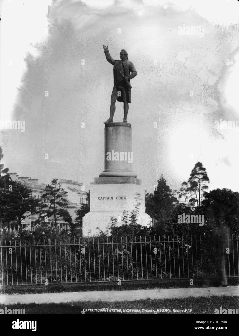 Statue of Captain Cook, Hyde Park, Sydney Stock Photo - Alamy