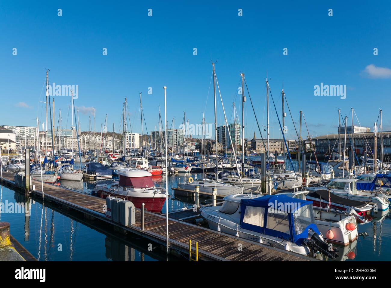 Boats moored in the marina at Sutton Harbour in Plymouth, Devon Stock ...