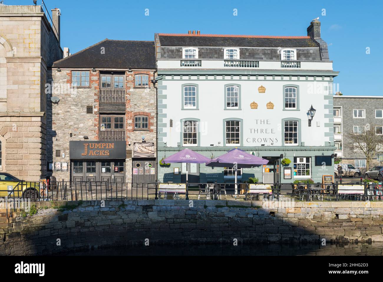 Waterfront pubs and bars in the Barbican area of Plymouth, Devon Stock ...