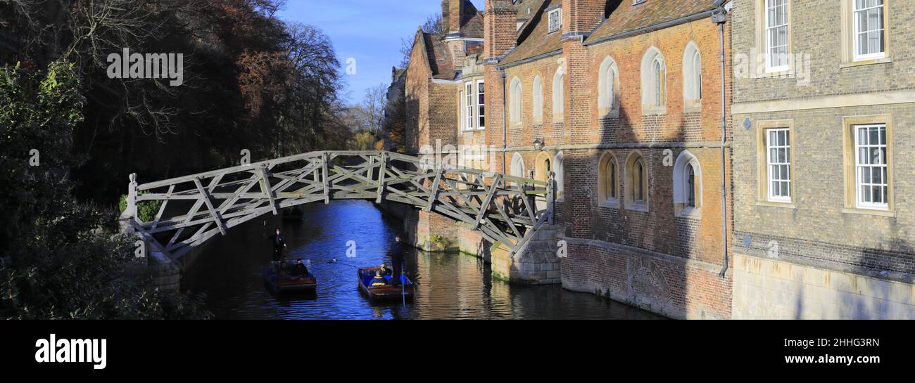 The Mathematical Bridge and Queen's College, river Cam, Cambridge City ...