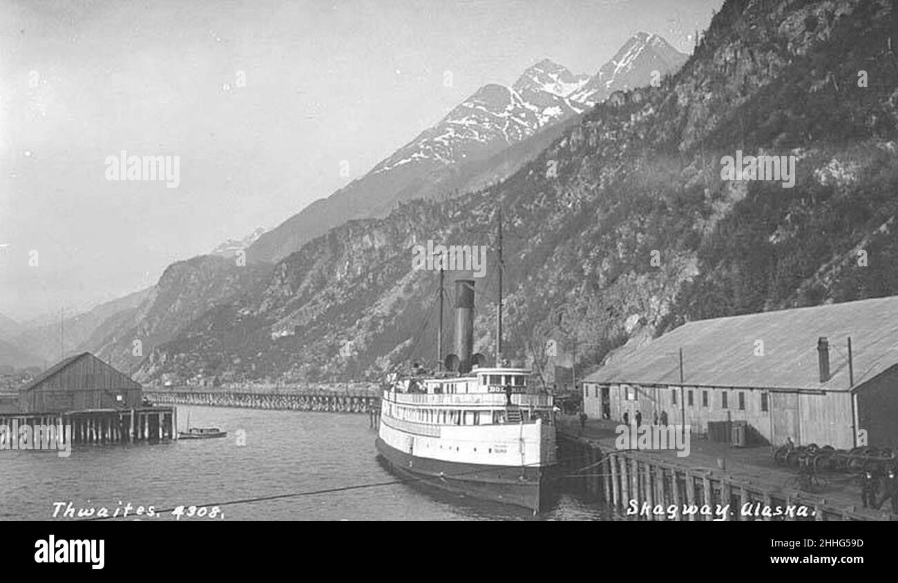Steamship dock Black and White Stock Photos & Images - Alamy