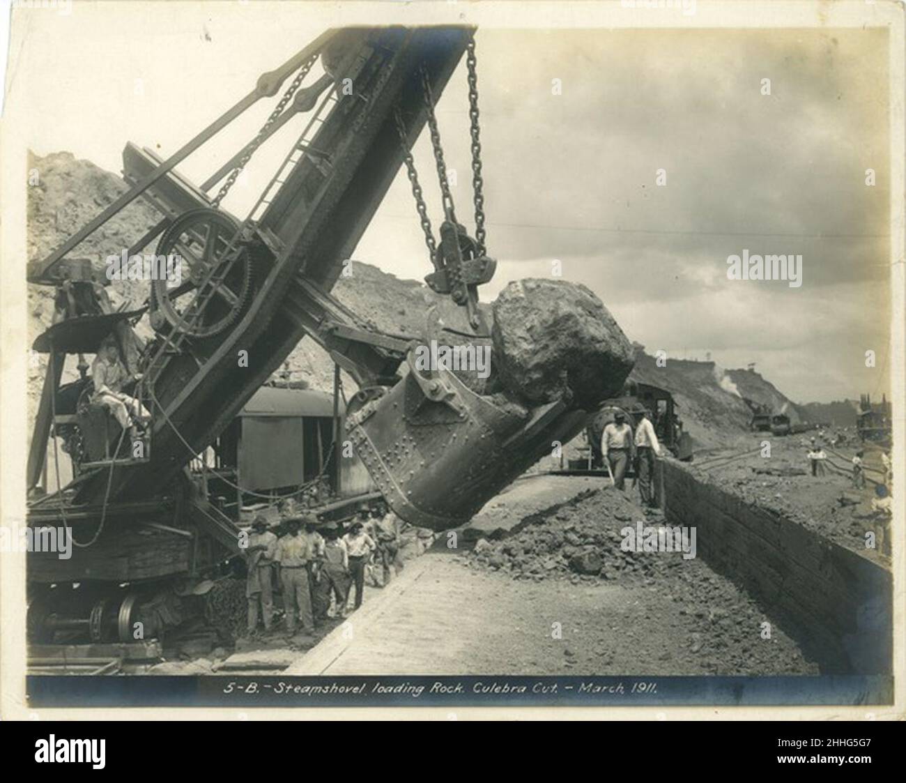 Steamshovel Loading Rock Stock Photo - Alamy