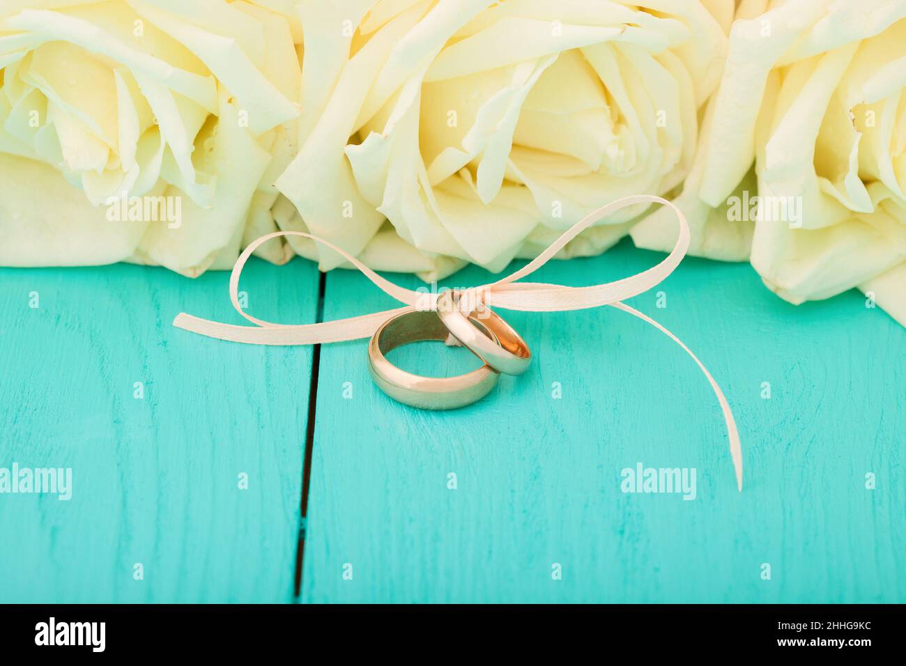 Roses with rings hi-res stock photography and images - Alamy
