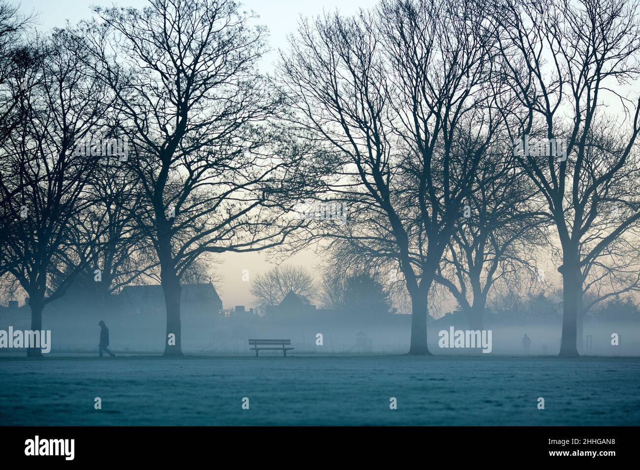 East london skyline mist hi-res stock photography and images - Alamy