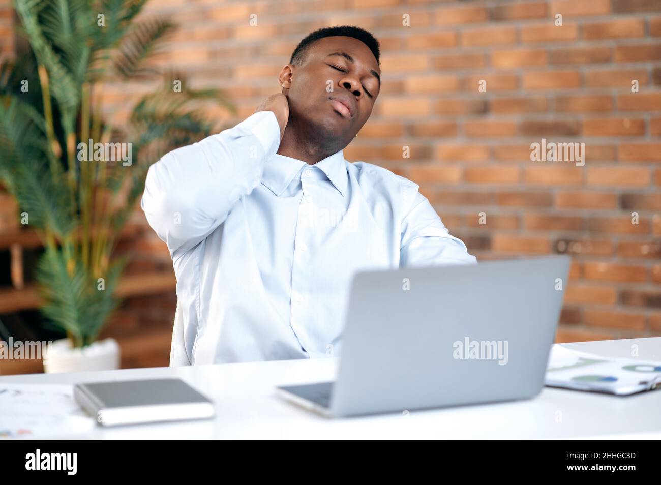 Male headache confused hi-res stock photography and images - Alamy