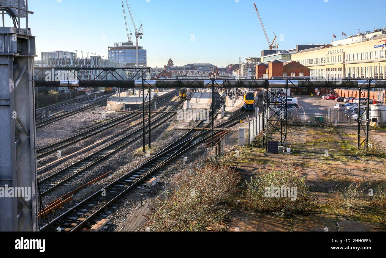 Nottingham train station hi-res stock photography and images - Alamy