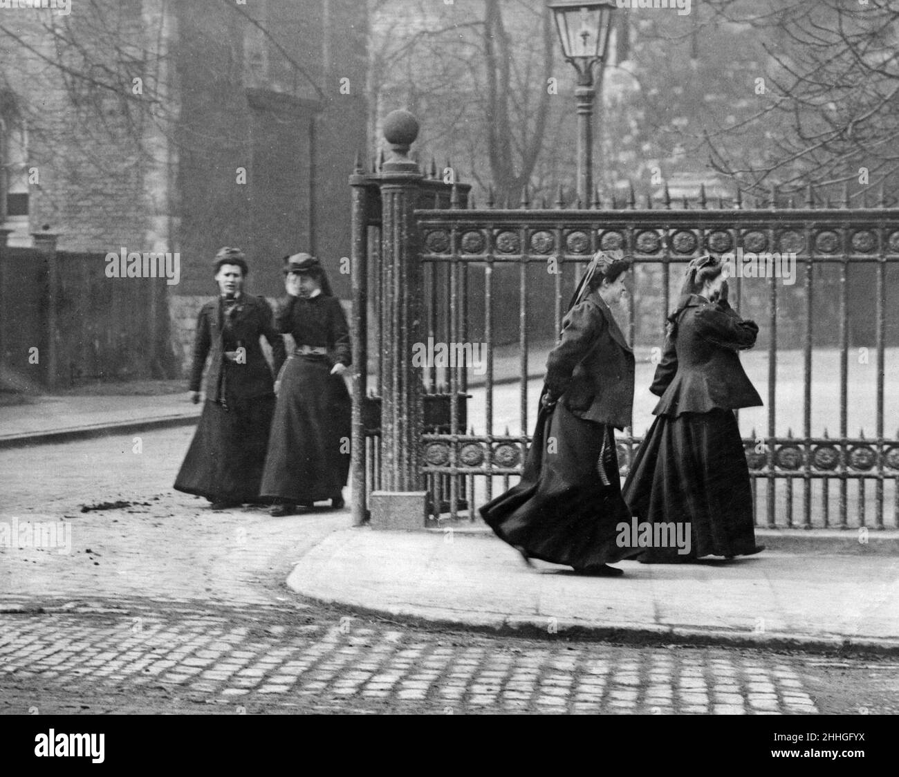 Women prisoners 1900s hi-res stock photography and images - Alamy