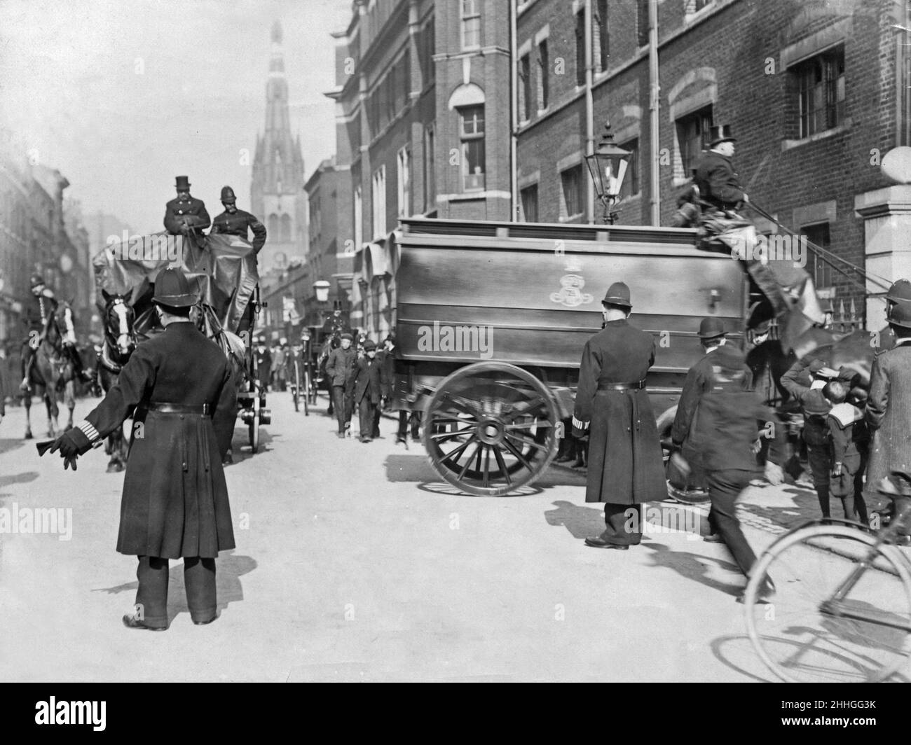 Dora Thewlis and 75 other suffragettes were arrested when the WSPU ...