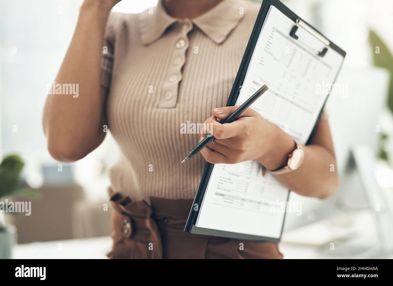 Zoom out clipboard hi-res stock photography and images - Alamy