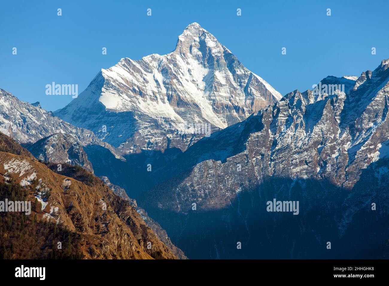 Nanda devi peak hi-res stock photography and images - Alamy