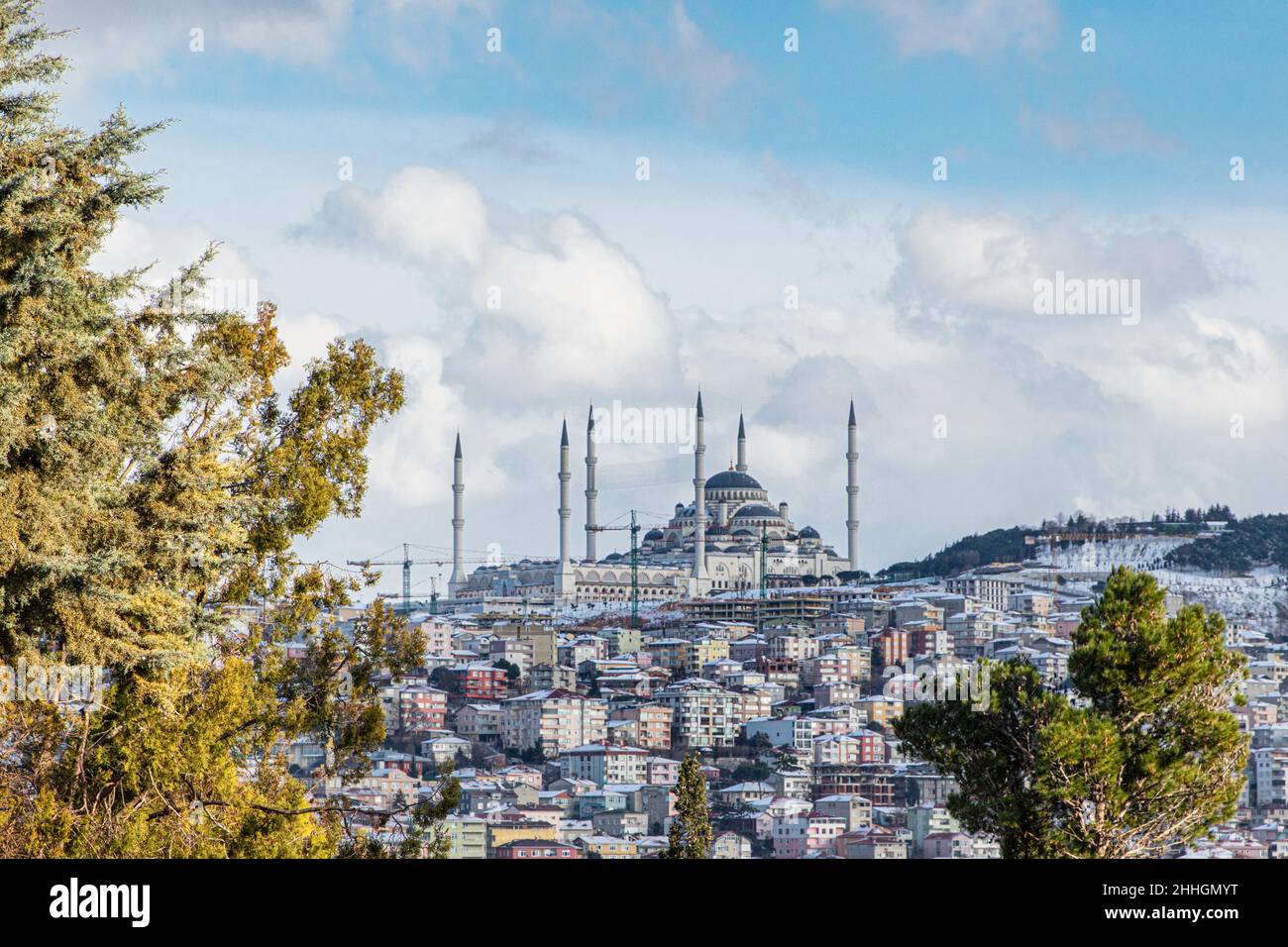 Camlica Hill, Camlica Mosque. A snowy istanbul day.Istanbul, Turkey ...