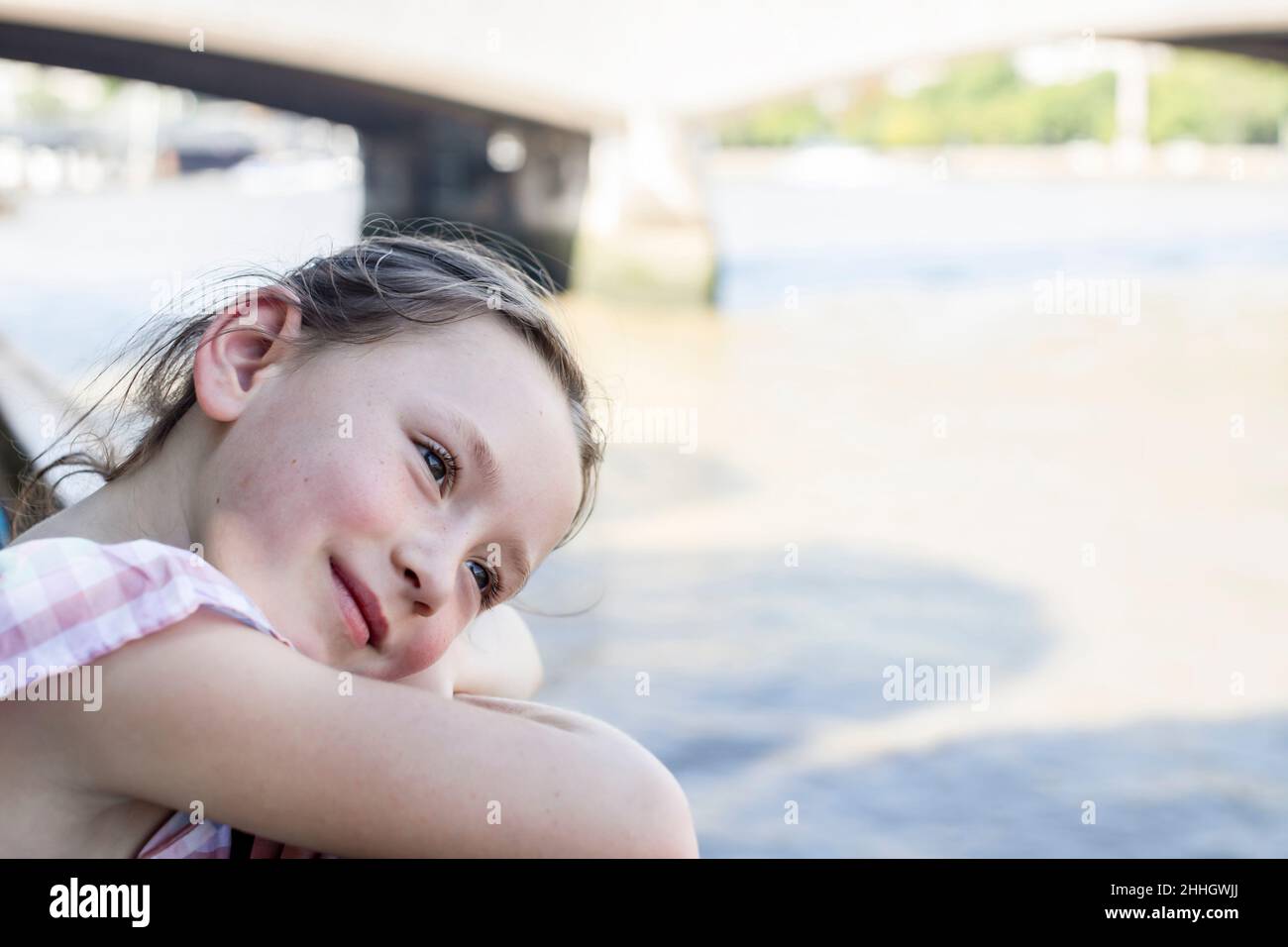 Leaning on fence hi-res stock photography and images - Alamy