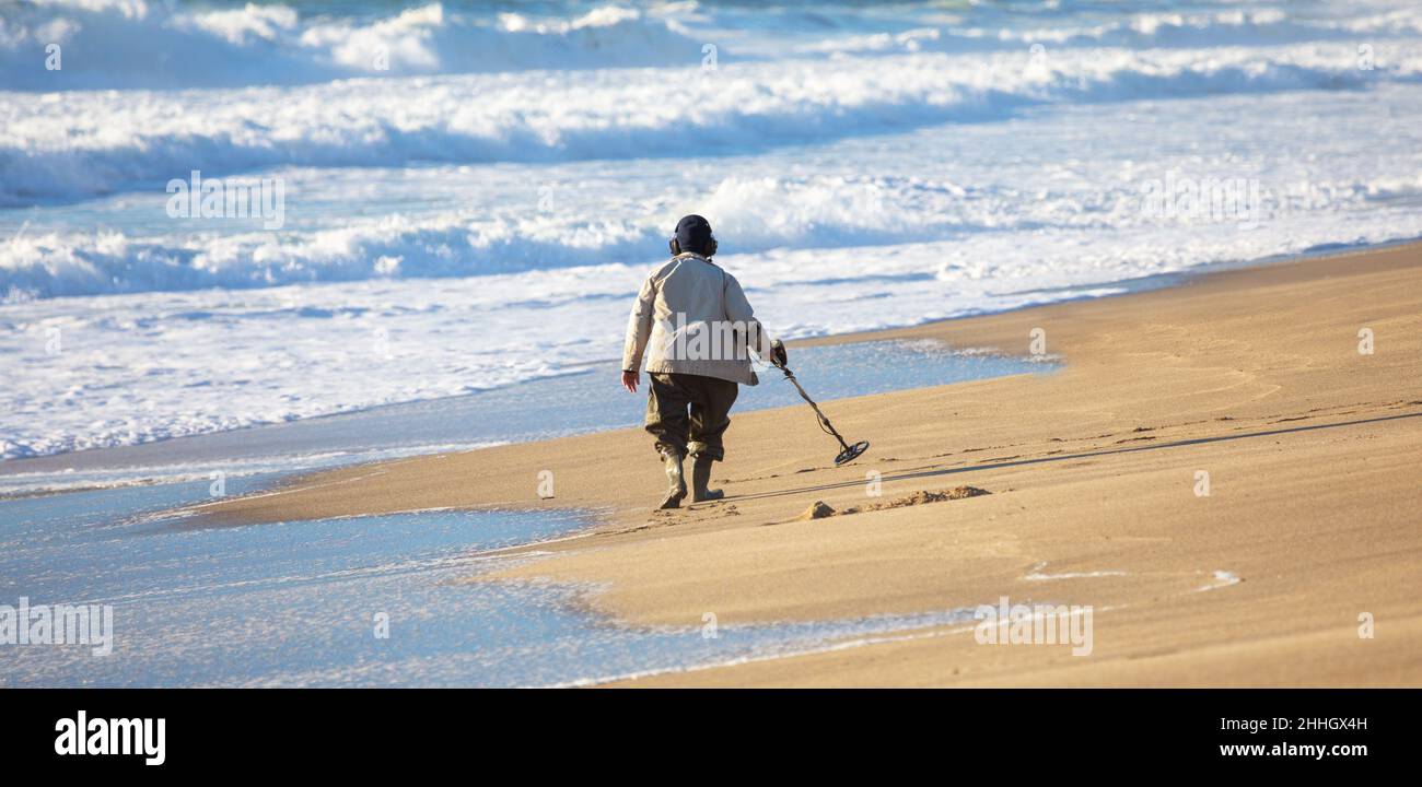 Man with detector hi-res stock photography and images - Alamy