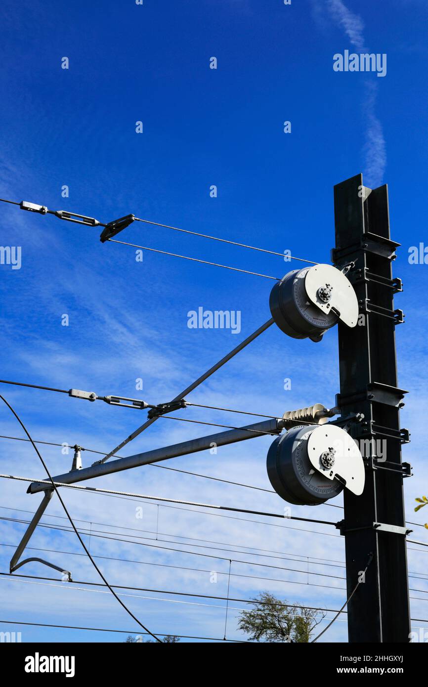 Overhead line equipment hi-res stock photography and images - Alamy