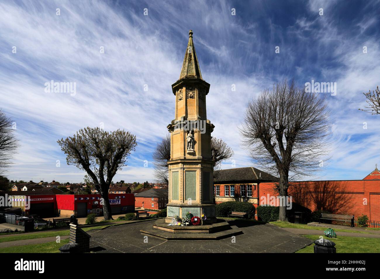 The War Memorial gardens, Rushden Town, Northamptonshire, England, UK ...